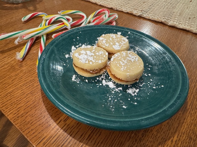 Caramel-Me Away Cookie Countdown to Christmas – Fixin' Leaks and Leeks